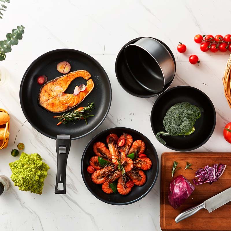 BATTERIE DE CUISINE 6PCS AVEC POIGNÉE AMOVIBLE TFI TITANE SIX DE ...